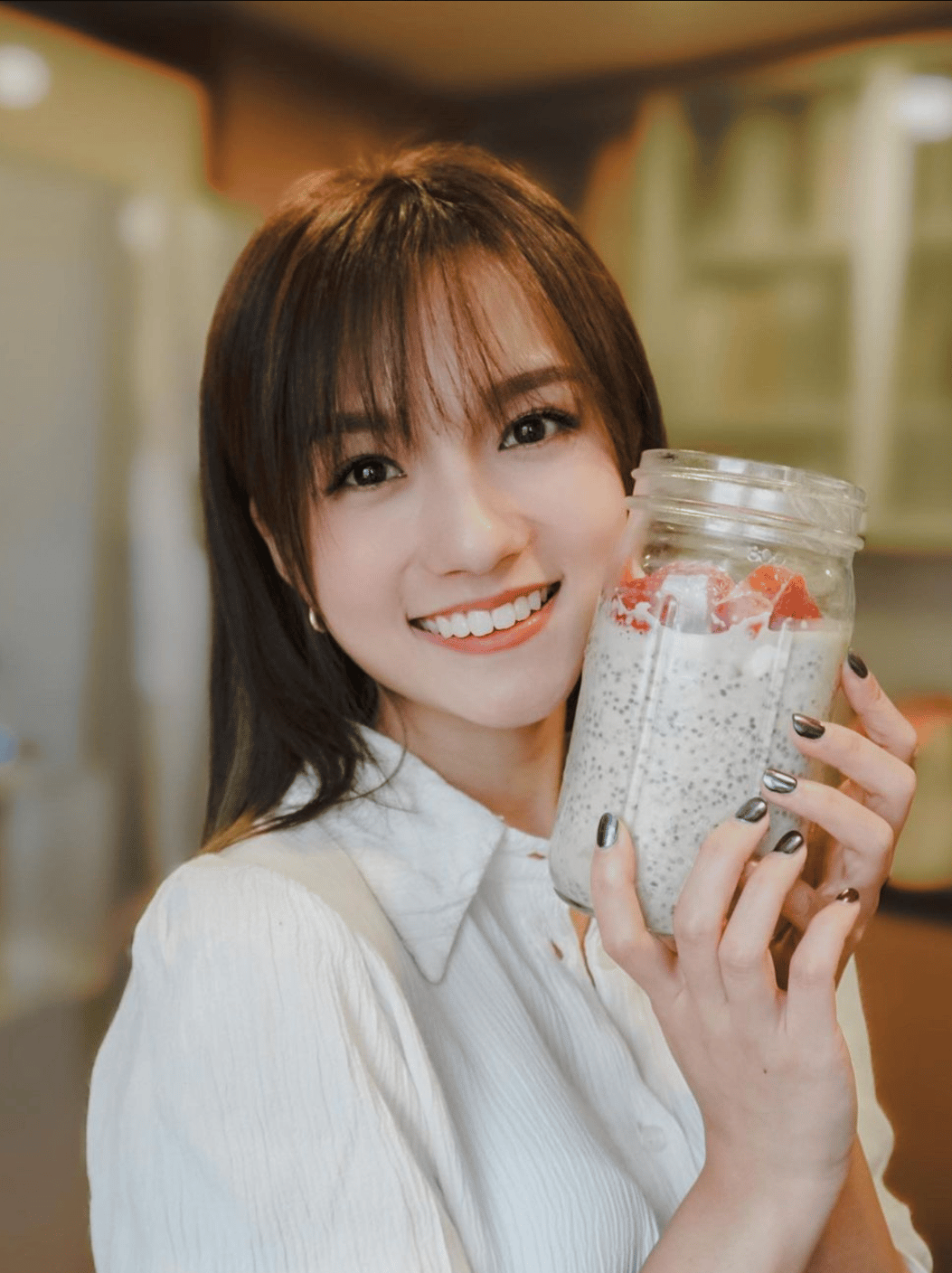 鄧卓殷港姐亞軍轉行做普拉提導師 名校學霸出身入行棄做建築師！